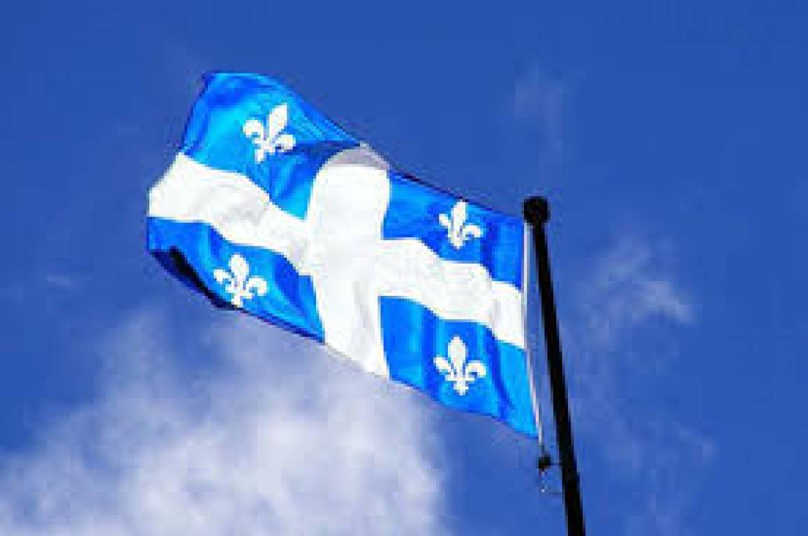 Hommage et levée du drapeau - Quai en fête